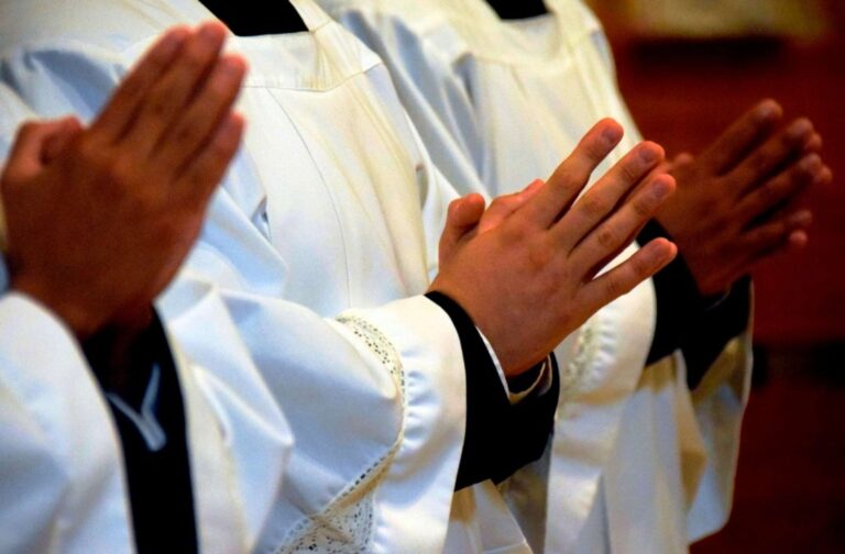 Site Presbíteros: formação para sacerdotes e seminaristas - Presbíteros